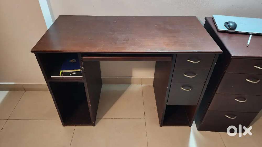 Computer Table - Buy & Sell Used Furniture in India | OLX