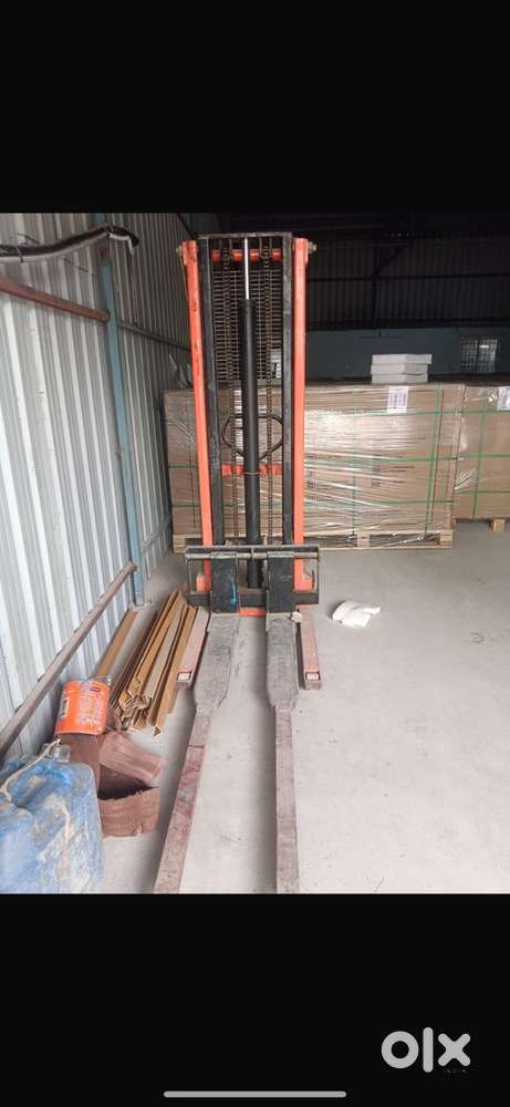 1 Ton Hand & Foot Operated Manual Hydraulic Stacker - Packers & Movers ...