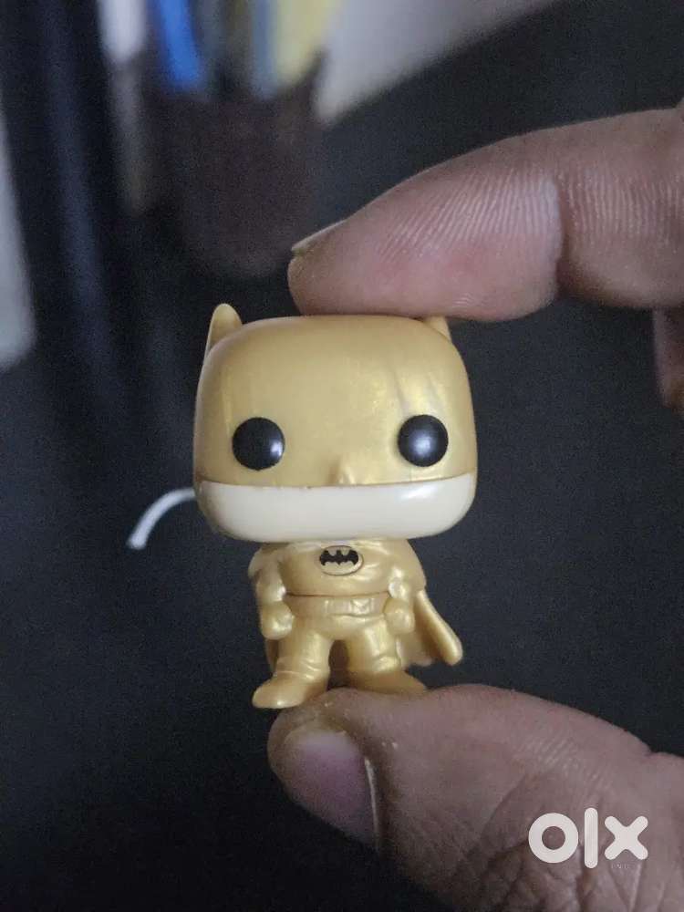 Rare Kinder Joy Golden Batman Collectible – Limited Edition - Other Hobbies - 1824777802