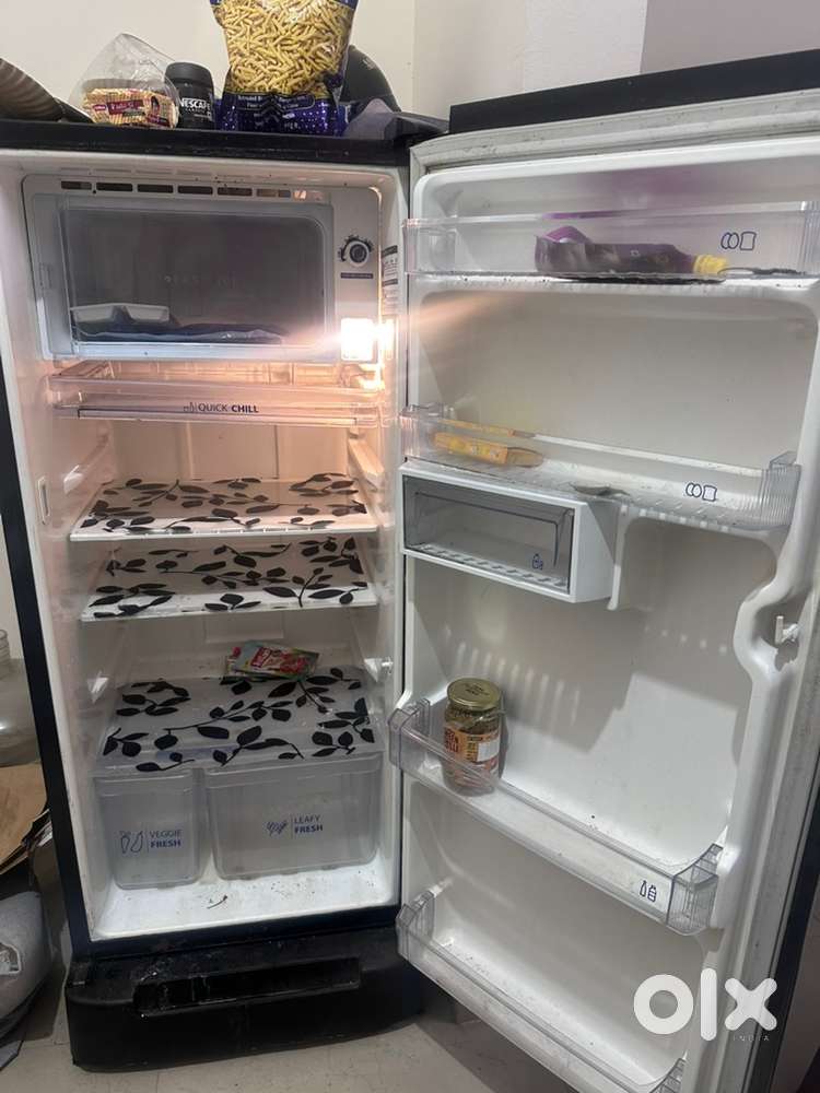 Almost new Whirpool - Icemagic Fridge - Fridges - 1814051222